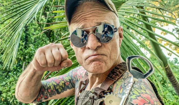 David Lee Roth Opens 2020 Las Vegas Residency and Fans Says It's 'Terrible'