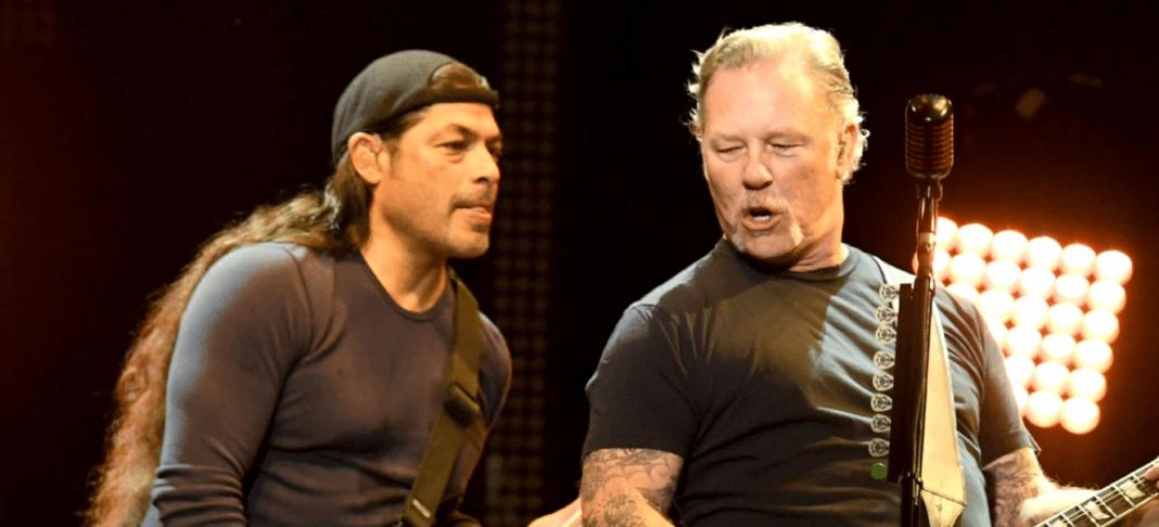 Metallica Frontman James Hetfield's Unseen Photos Revealed By Robert ...