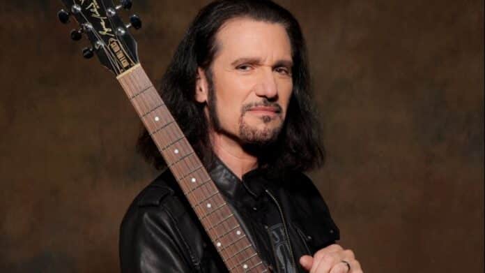 Bruce Kulick Remembers "Asylum-Era KISS" With A Rarely Known Pose