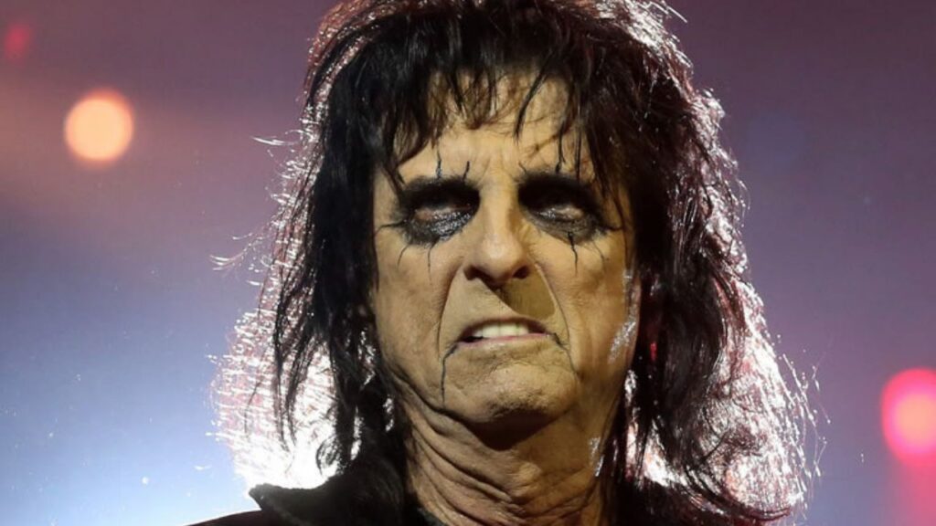 Alice Cooper's Current Health Status Is Not Good, He 'Lost 15 Pounds ...
