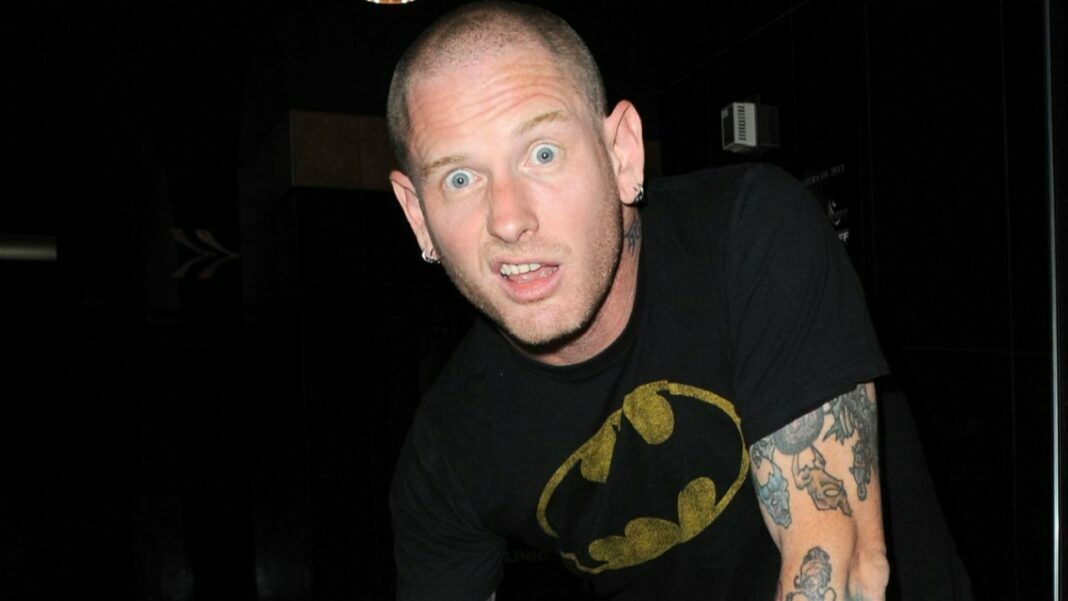 Slipknot's Corey Taylor Plays First-Ever Show With His Brand New Mask ...